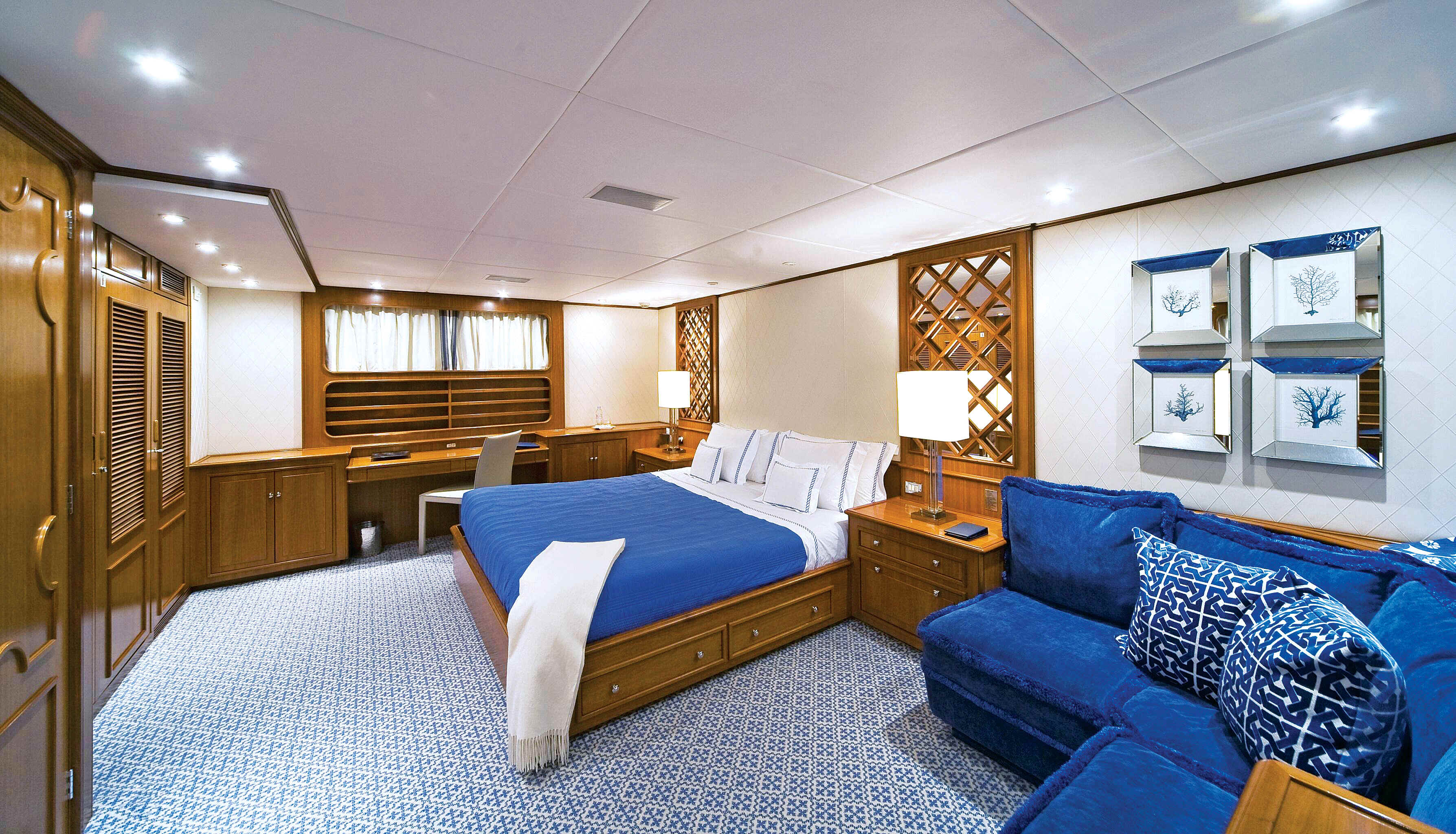 Outstanding 62m Feadship Motor Yacht POSITIVE CARRY underway — Yacht ...